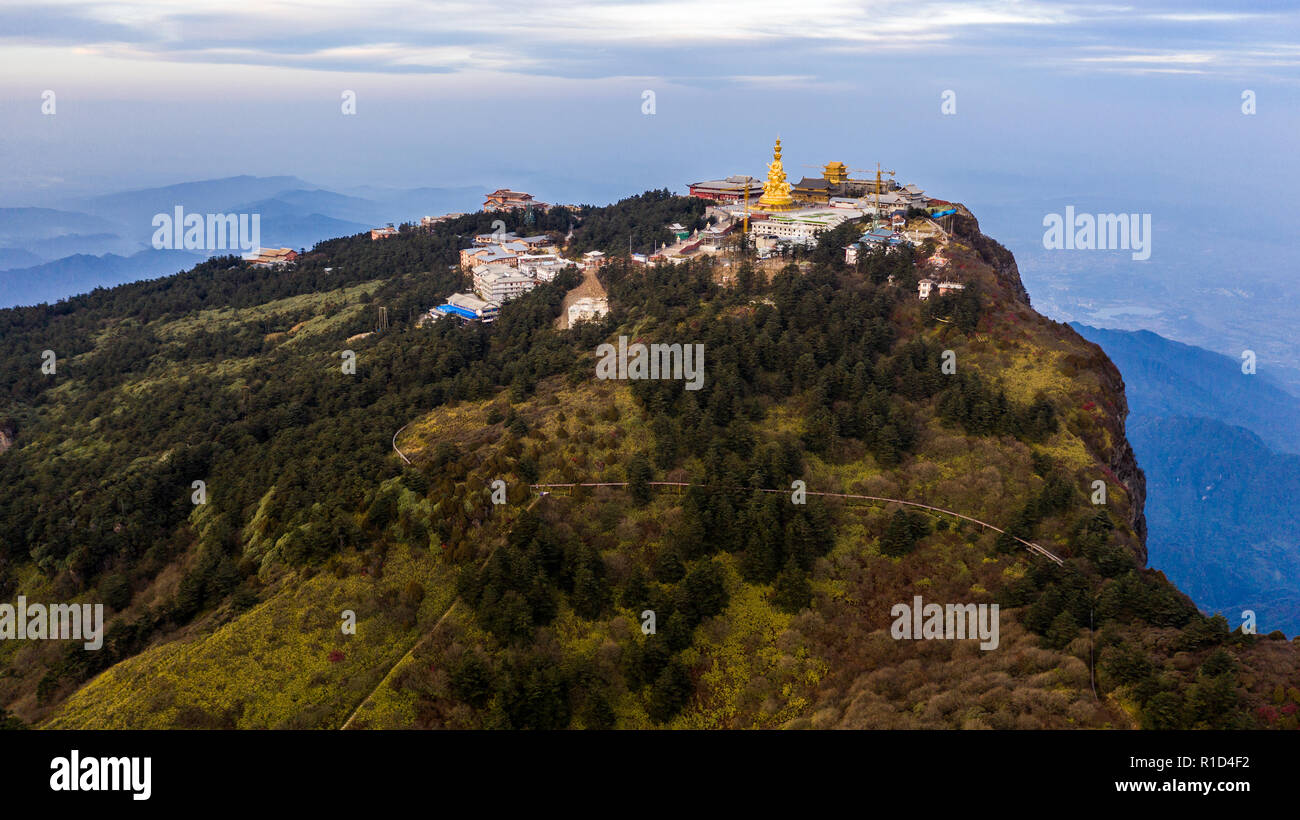 Mt emei shan hi-res stock photography and images - Alamy