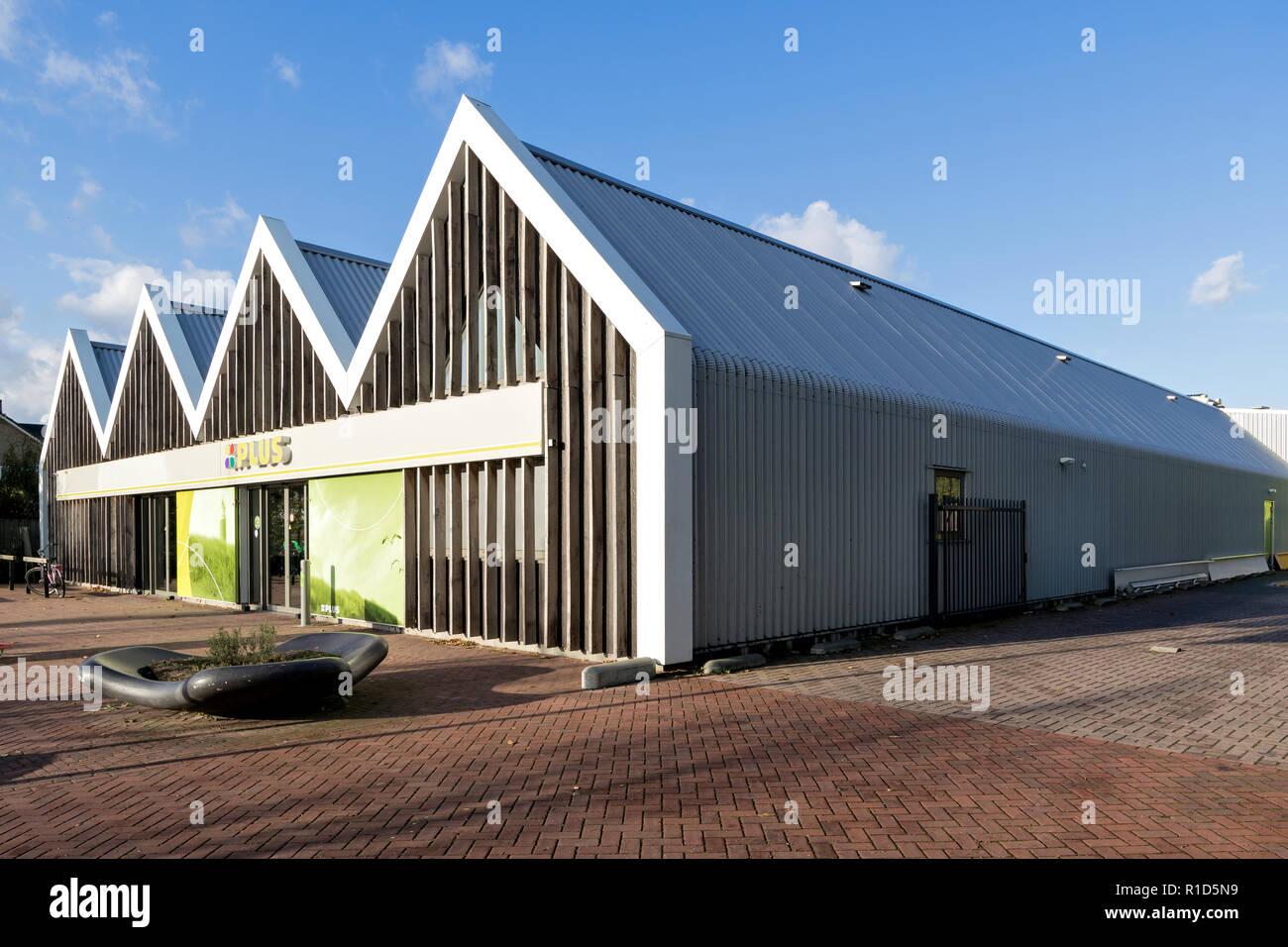 Supermarket chain plus hi-res stock photography and images - Alamy