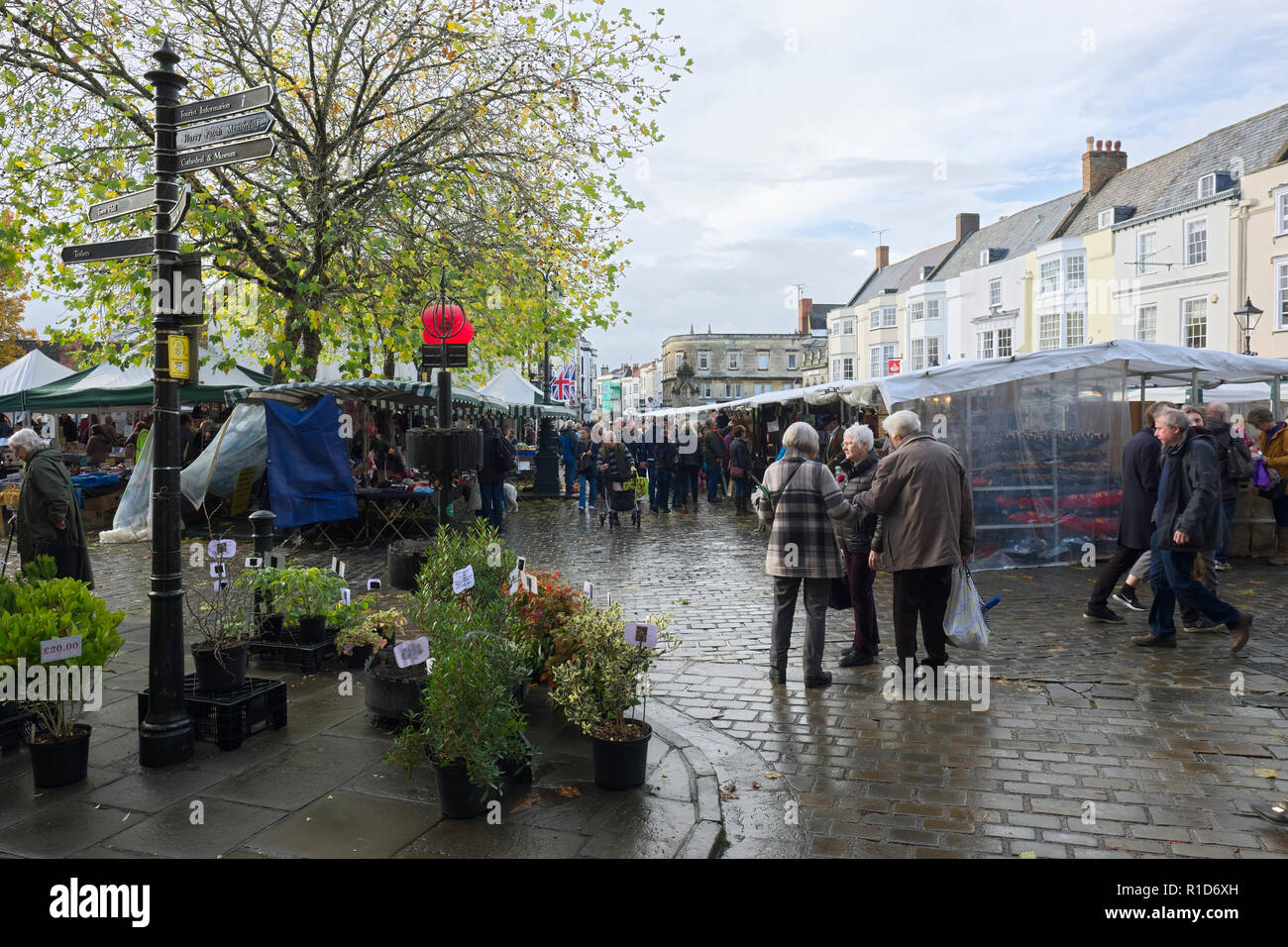 England somerset wells market place hi-res stock photography and images ...