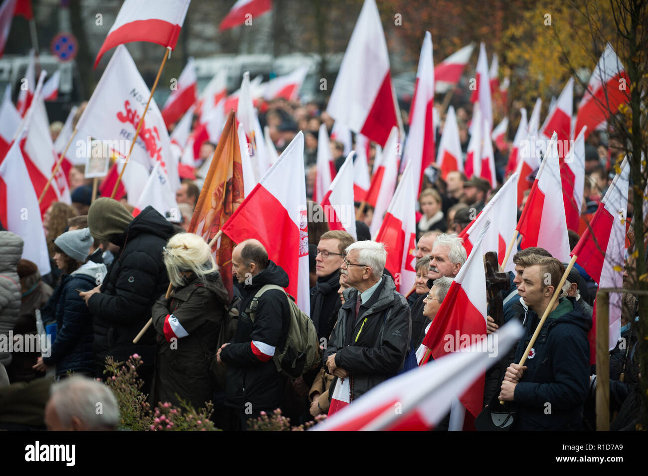 Extreme right wing hi-res stock photography and images - Alamy