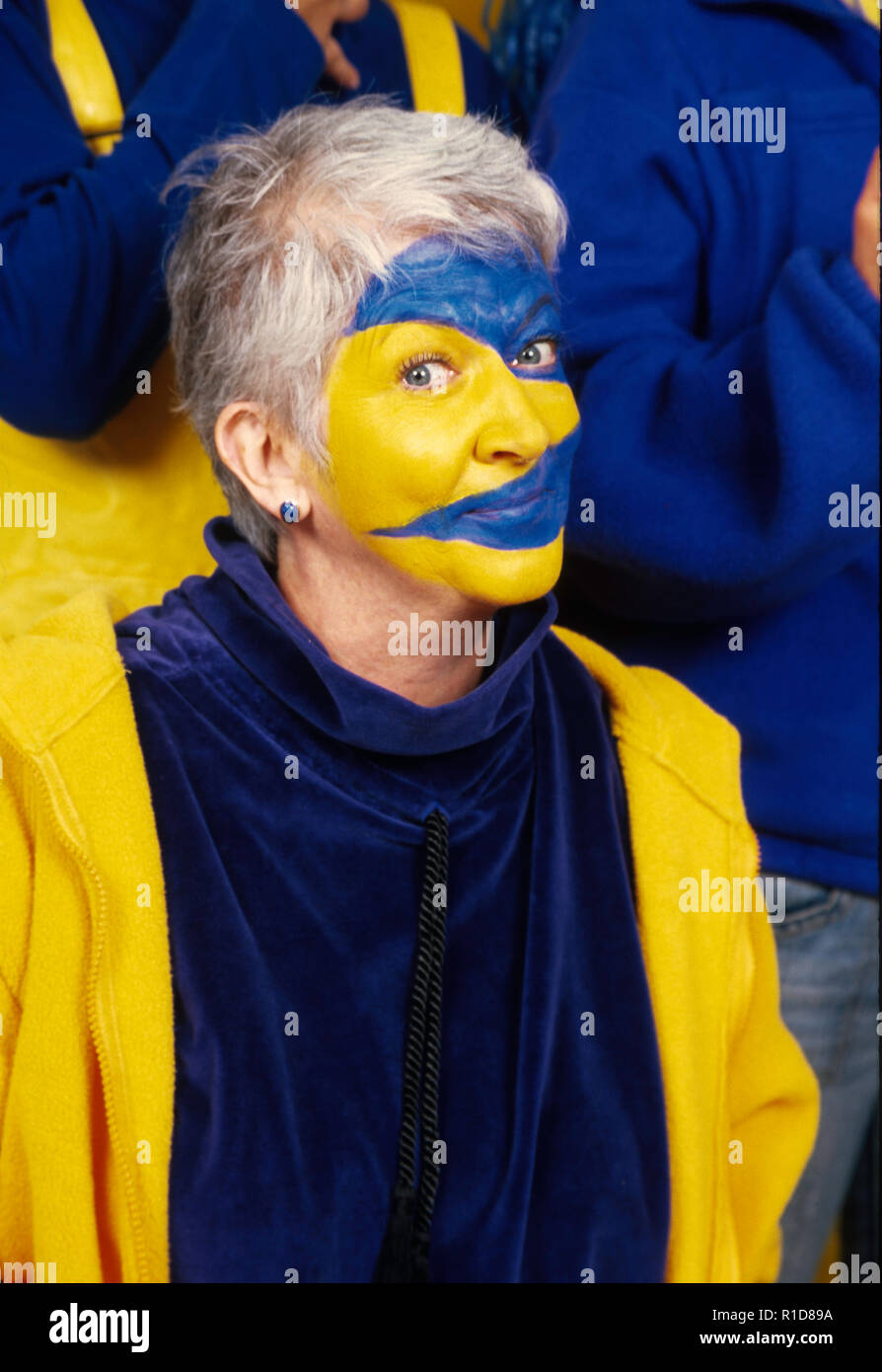 Face painted fans us hi-res stock photography and images - Alamy