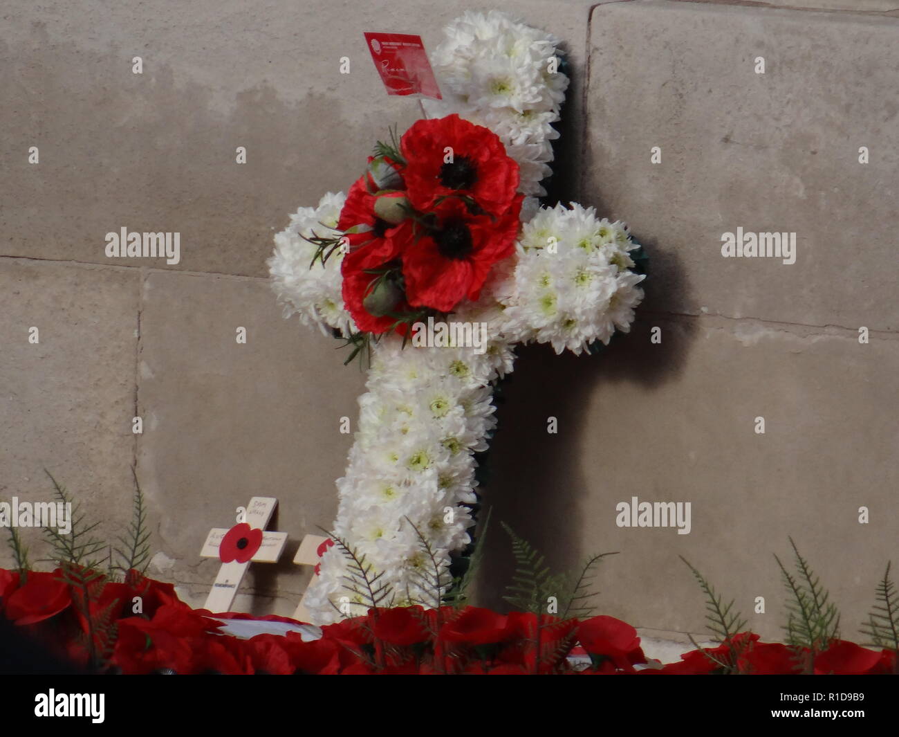 London, UK. 11th Nov 2018. Remembrance Day service at Cenotaph marks ...