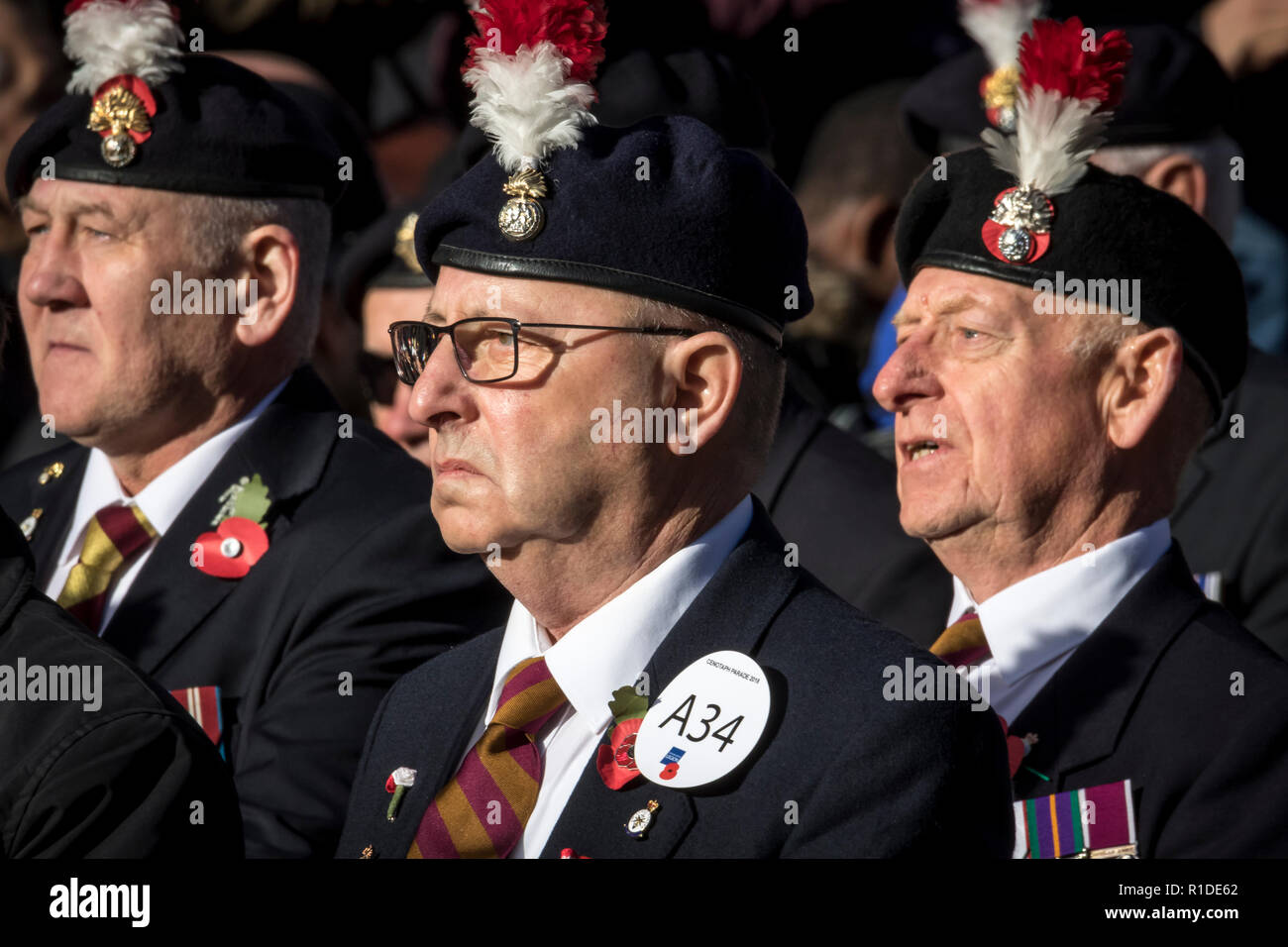 Whitehall, London, UK. 11th November 2018. The 11th hour of the 11th ...