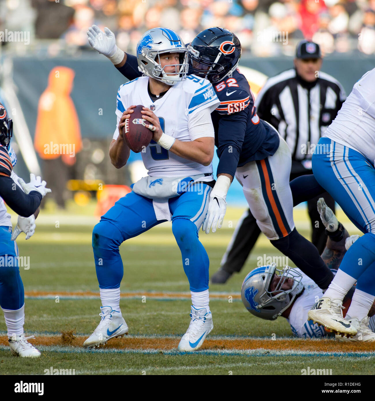 Chicago, Illinois, USA. 11th Nov, 2018. - Bears #52 Khalil Mack sacks ...