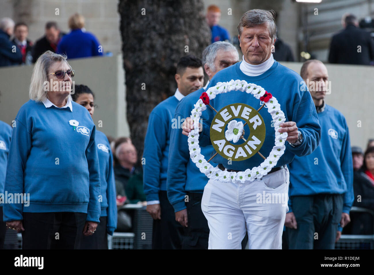 London, UK. 11th November, 2018. German Army veteran Florian Pfaff lays ...