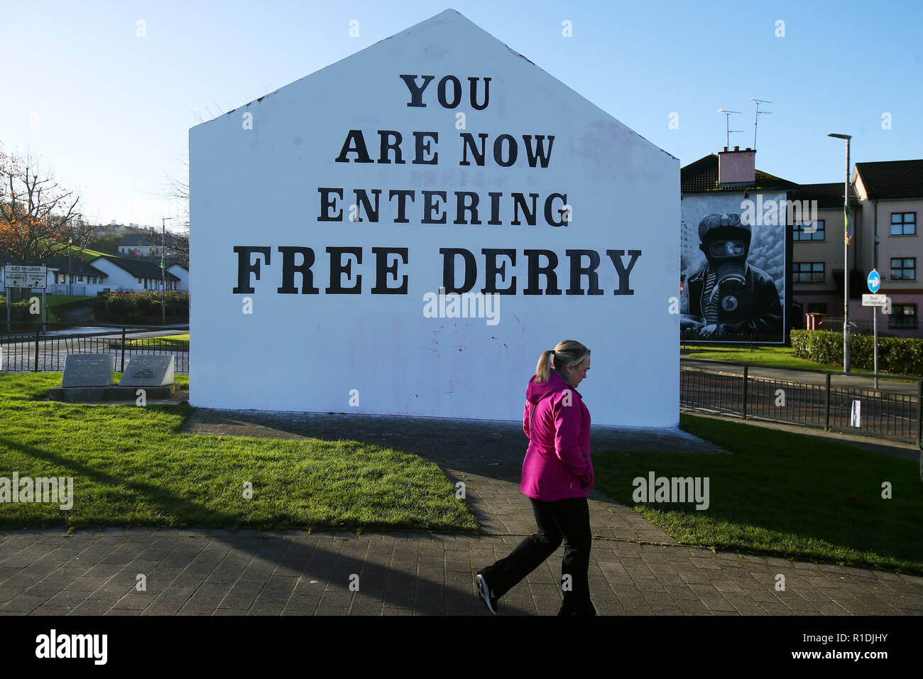 You are now entering free derry hi-res stock photography and images - Alamy