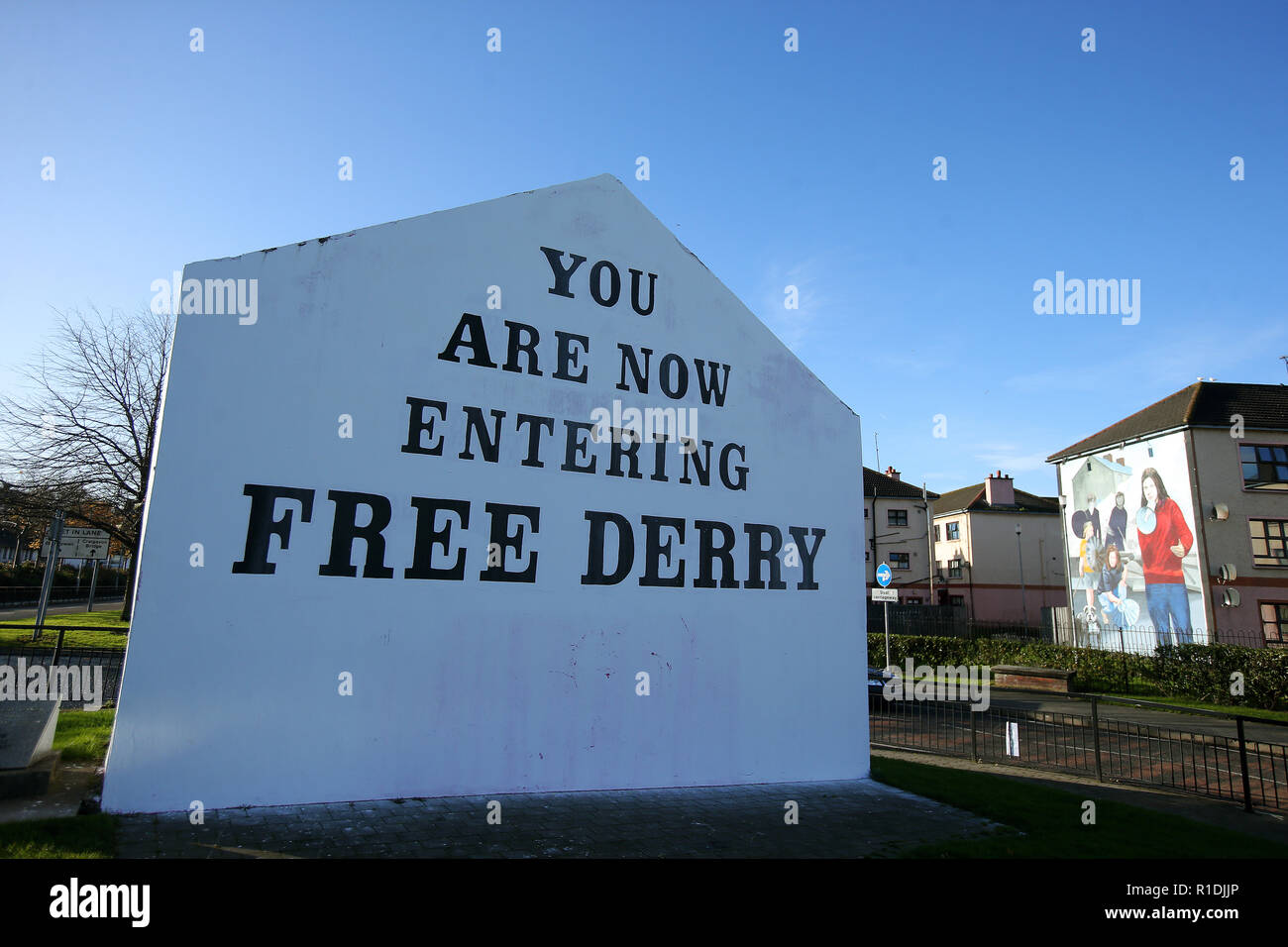 You are now entering free derry hi-res stock photography and images - Alamy