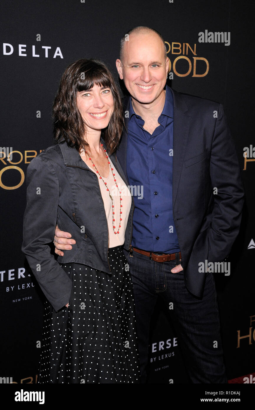 NEW YORK, NY - NOVEMBER 11: Actor Kelly AuCoin (R) and wife Carolyn ...