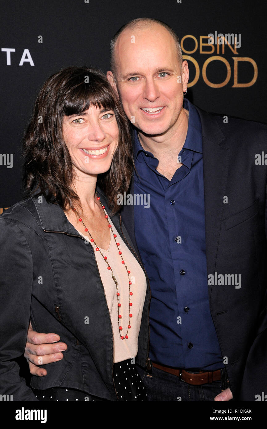 NEW YORK, NY - NOVEMBER 11: Actor Kelly AuCoin (R) and wife Carolyn ...