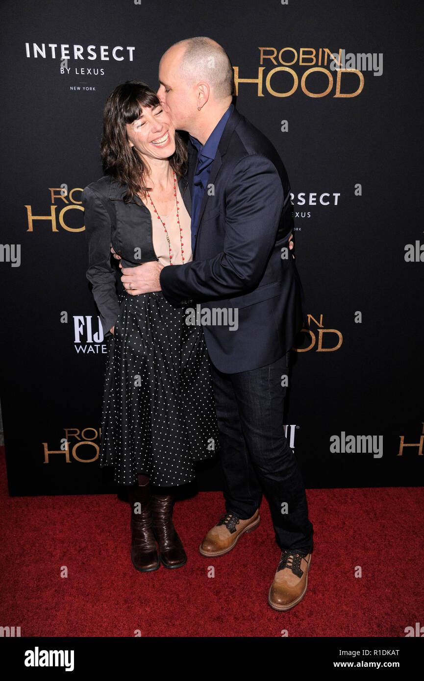 NEW YORK, NY - NOVEMBER 11: Actor Kelly AuCoin (R) and wife Carolyn ...