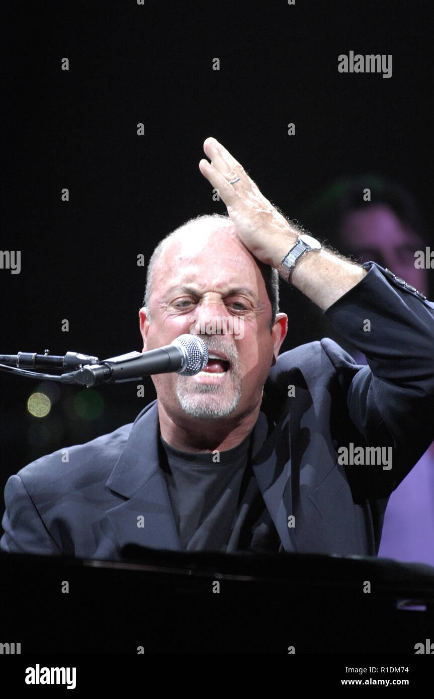 MIAMI BEACH, FL - FEBRUARY 12, 2007: Billy Joel performs at The ...
