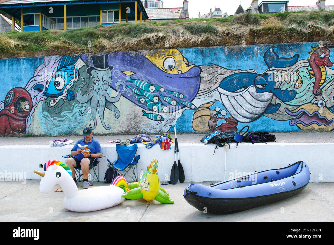 Lazy around hi-res stock photography and images - Alamy