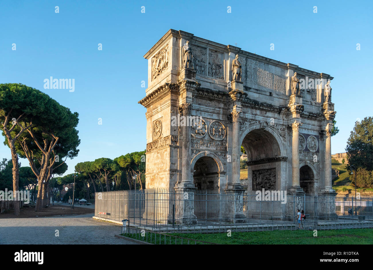 Triumphal arches of rome hi-res stock photography and images - Alamy