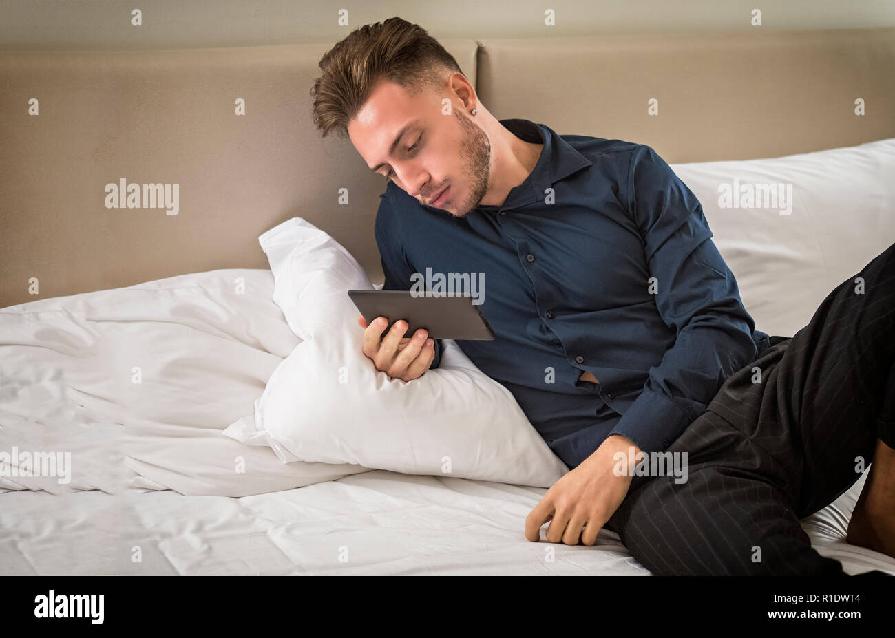 Falling asleep reading hi-res stock photography and images - Alamy