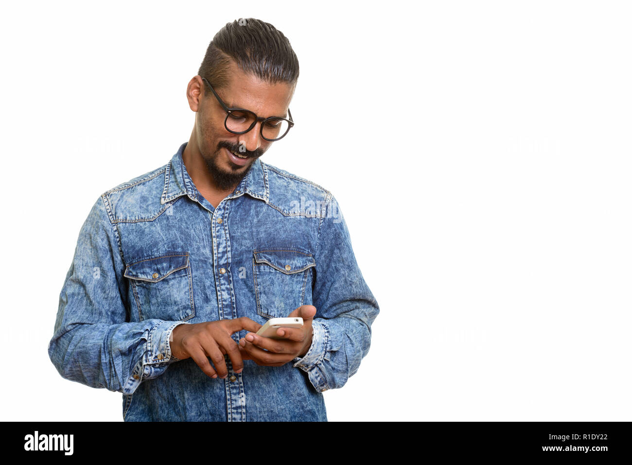 Indian person smart phone screen hi-res stock photography and images ...