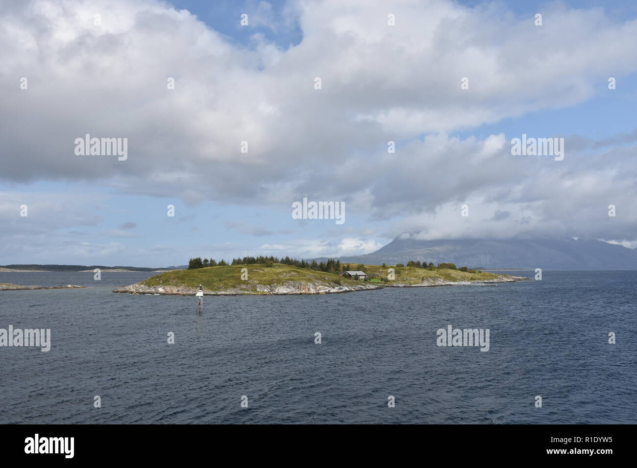 Fähre, Autofähre, Wasserstraße, Leuchtturm, Insel, Dorf, Forvik, Tjøtta ...