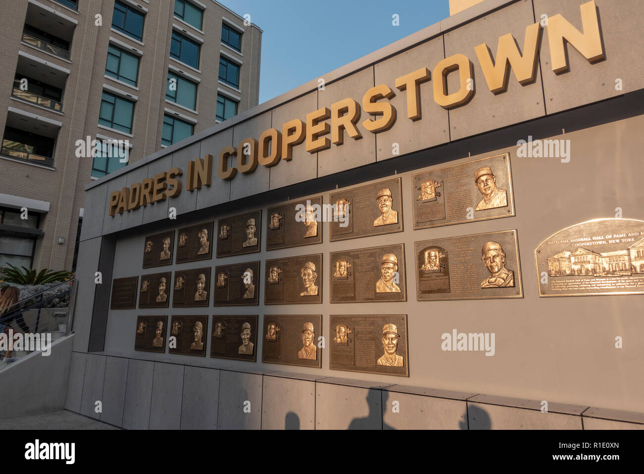 Wall hall hi-res stock photography and images - Alamy