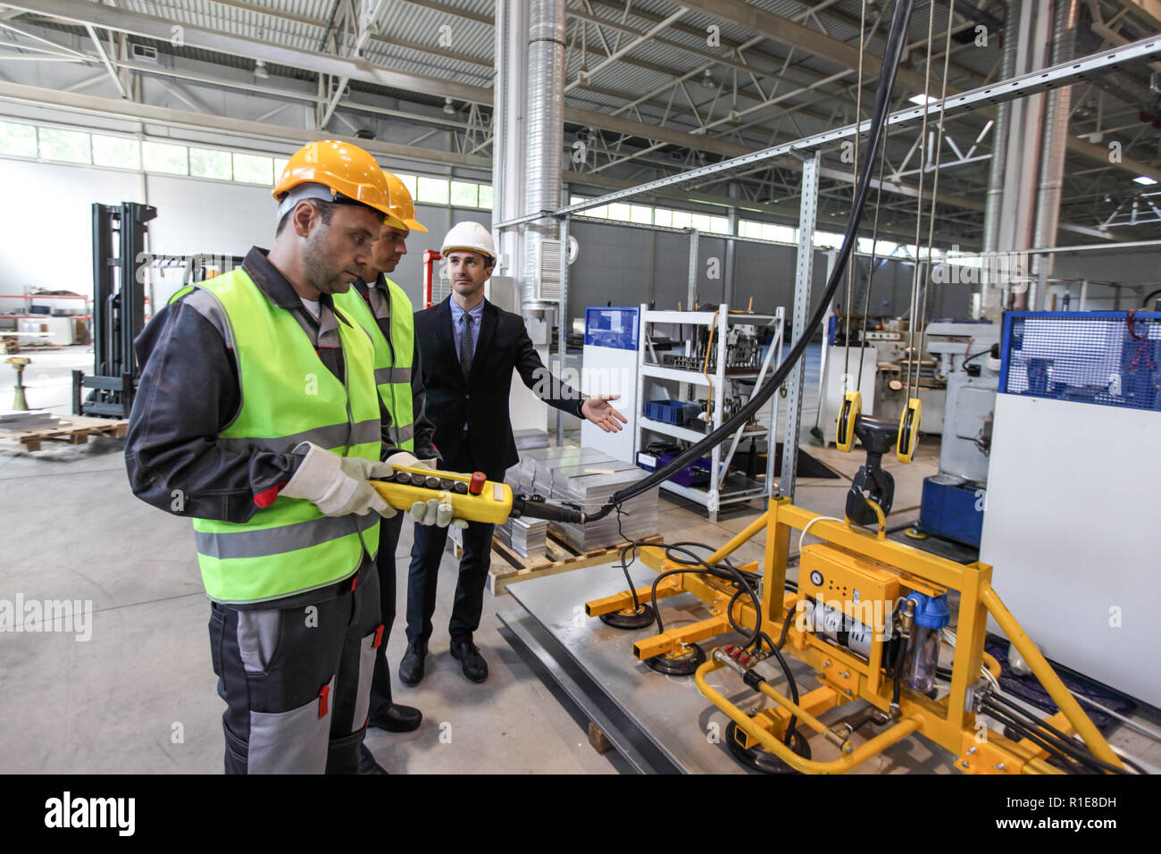 Lifting device hi-res stock photography and images - Alamy