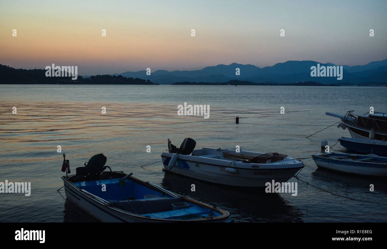 Peaceful sunset view hi-res stock photography and images - Alamy