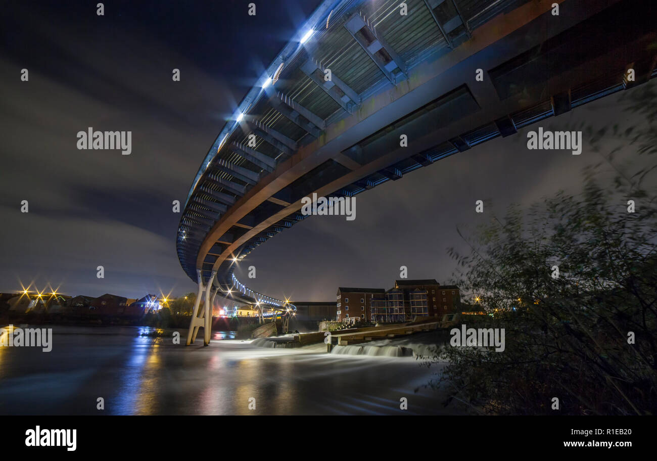 Castleford Footbridge over the River Aire Stock Photo - Alamy