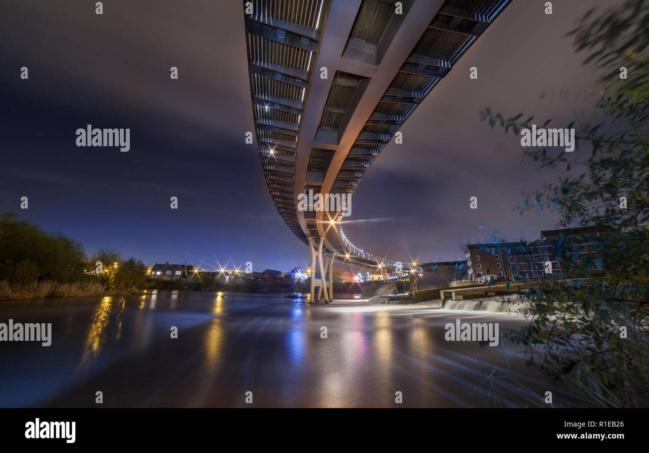 Castleford Footbridge over the River Aire Stock Photo - Alamy
