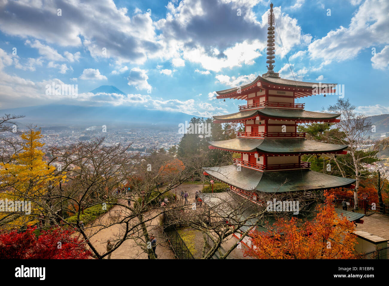 Arakura Mountain (Arakurayama) Sengen Park, japan Stock Photo - Alamy