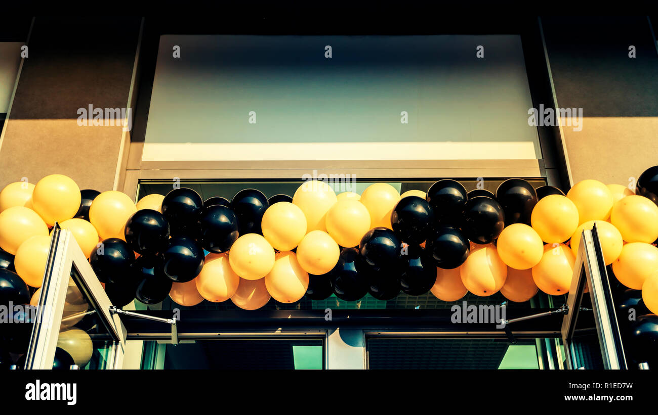 Supermarket grand opening hi-res stock photography and images - Alamy