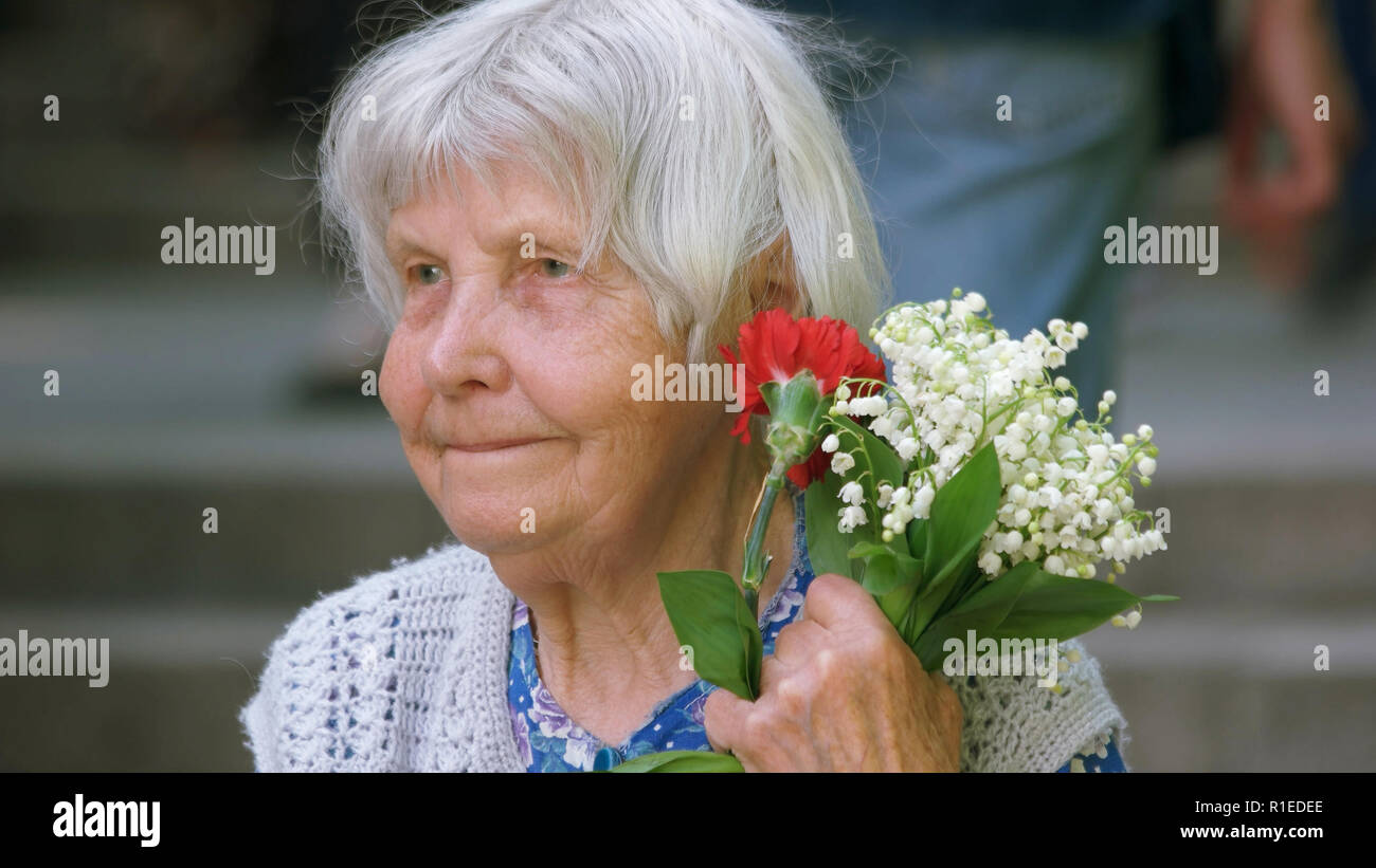 Face of senior grandmother Stock Photo - Alamy