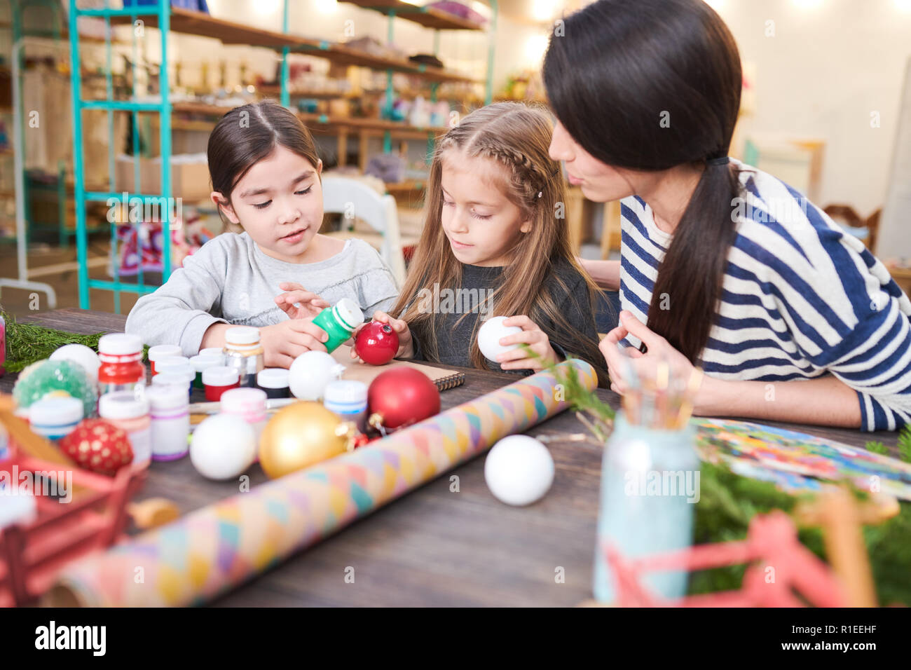 Female kids children daughter hi-res stock photography and images - Alamy