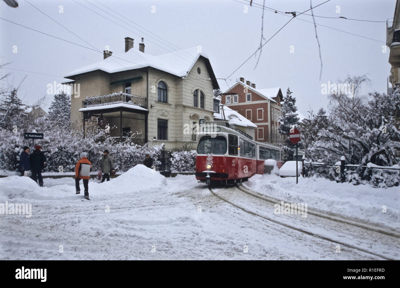 Wien, Straßenbahn im Schnee - Vienna, Tramway in Winter Time Stock ...