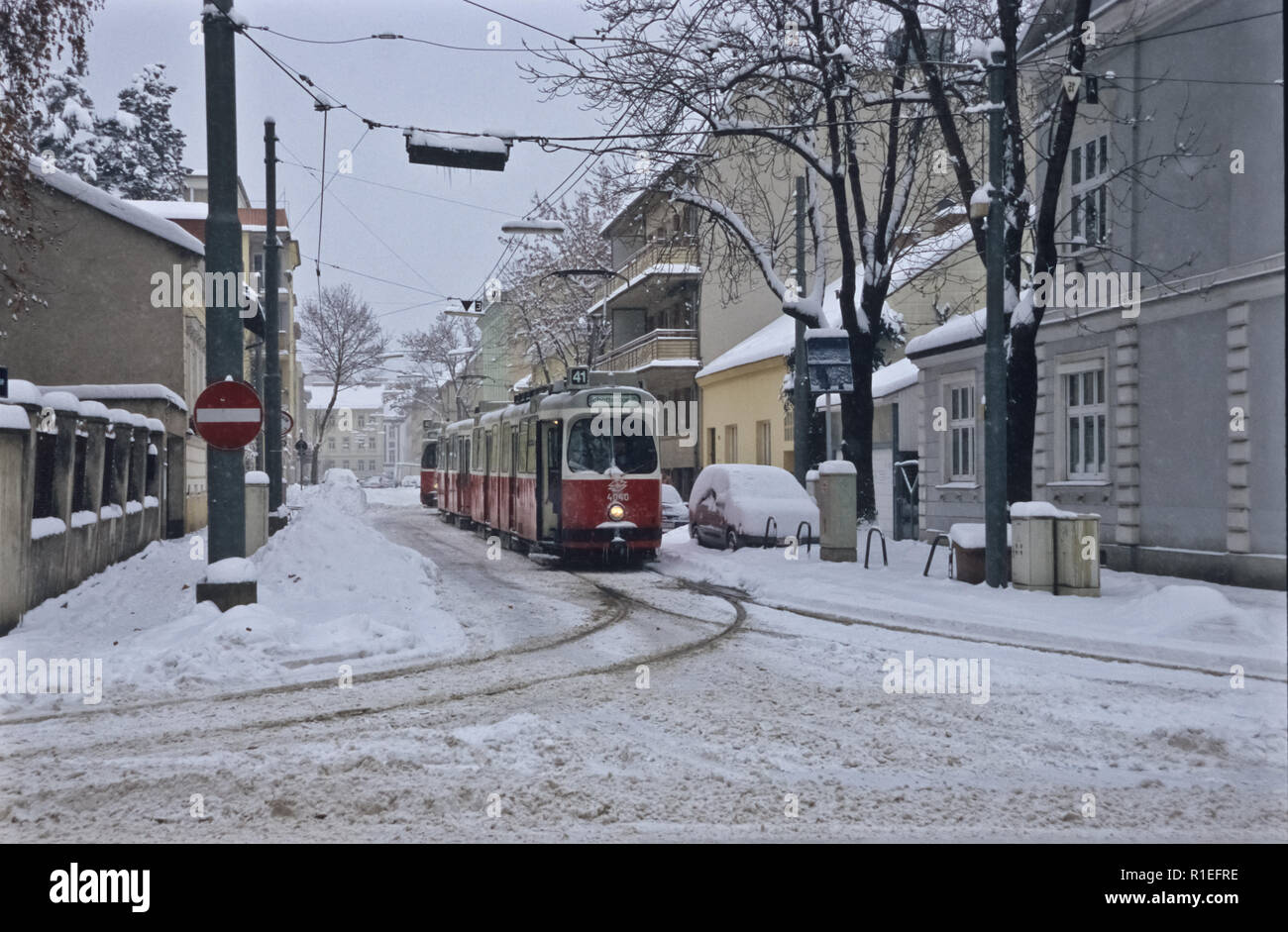 Wien, Straßenbahn im Schnee - Vienna, Tramway in Winter Time Stock ...