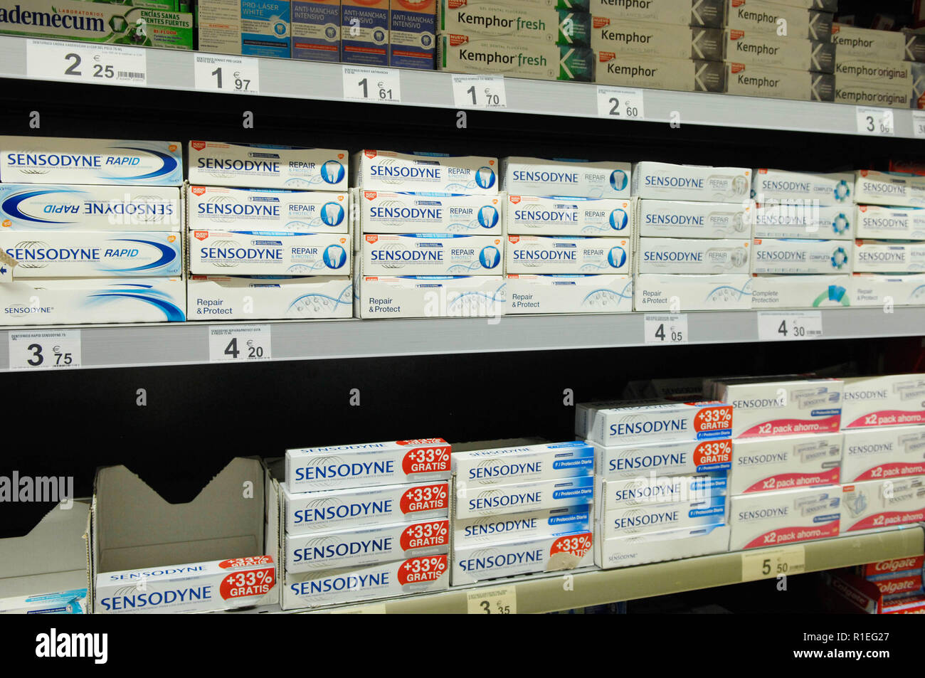 Strontium Chloride Formulation High Resolution Stock Photography and ...