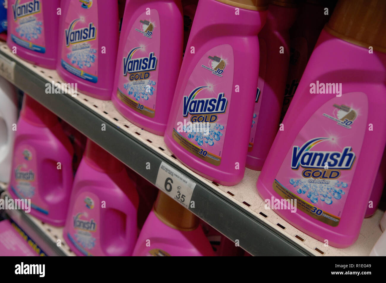 Vanish oxi action hi-res stock photography and images - Alamy