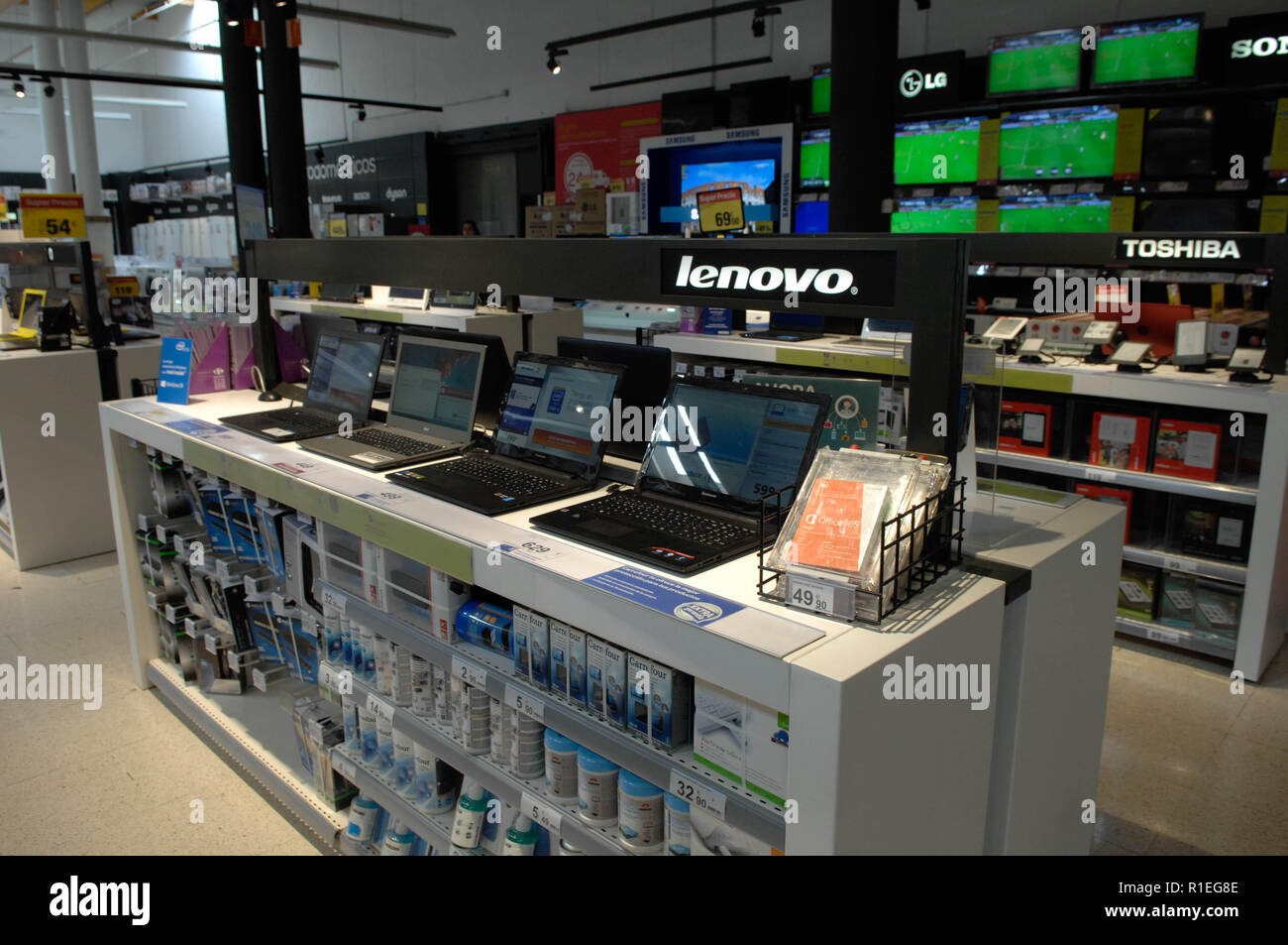 Lenovo thinkcentre hi-res stock photography and images - Alamy