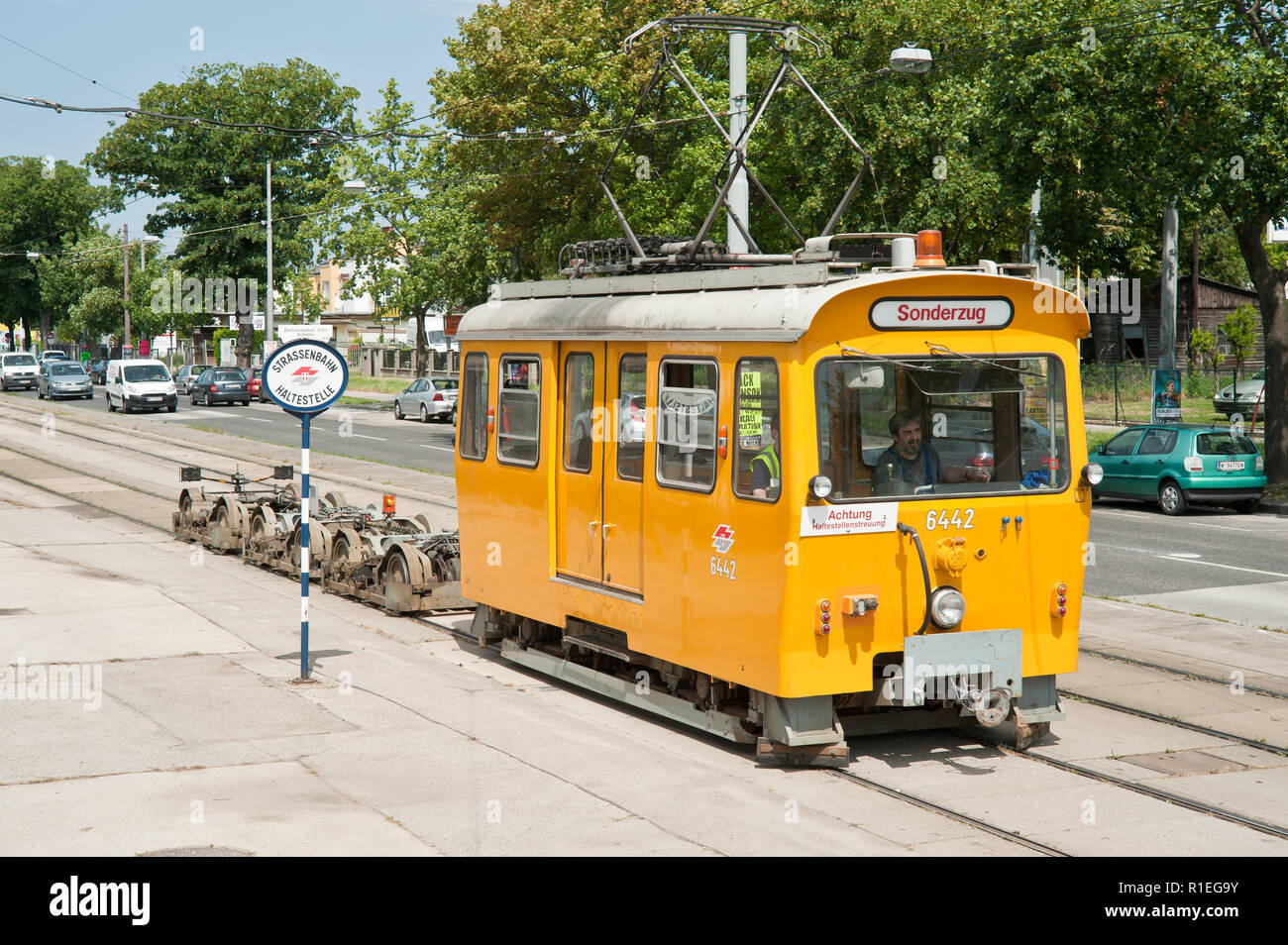 Strassenbahn streetcar vienna tram hi-res stock photography and images ...