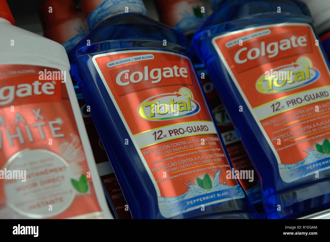 Colgate mouthwash hi-res stock photography and images - Alamy