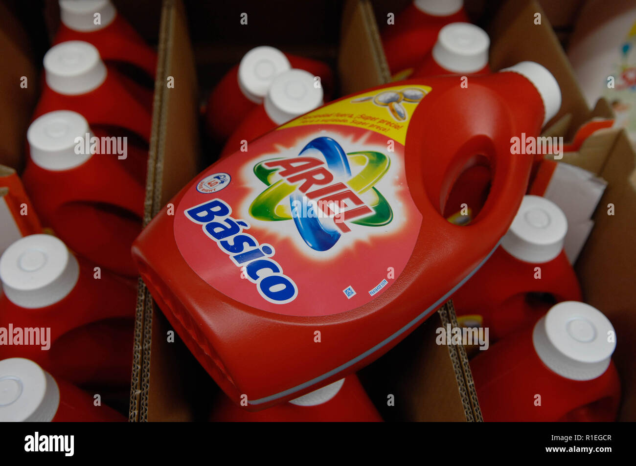 Ariel washing machine hi-res stock photography and images - Alamy