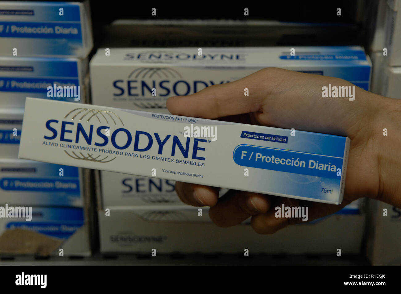 Strontium Chloride Formulation High Resolution Stock Photography and ...