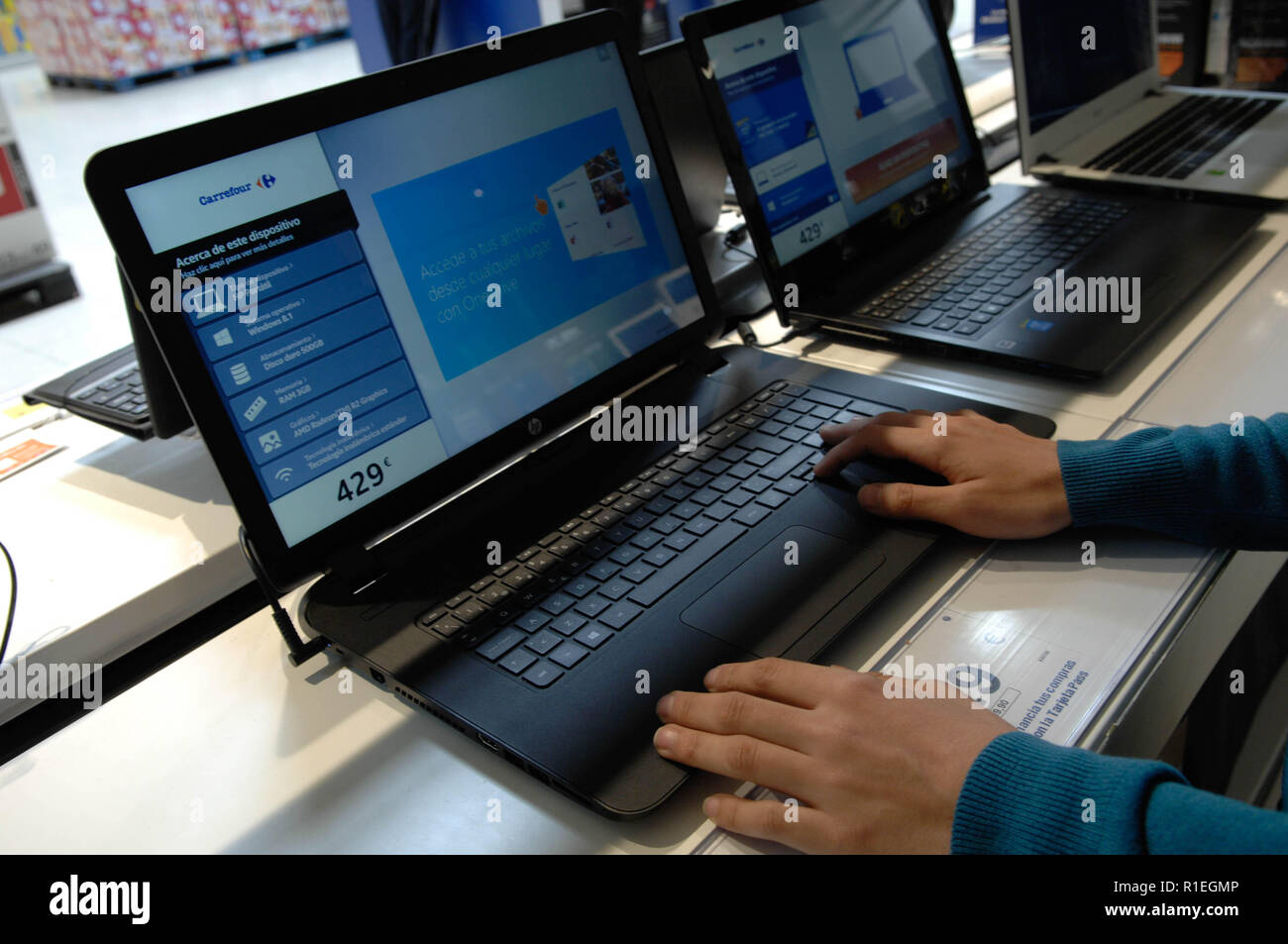 William hewlett and david packard hi-res stock photography and images ...