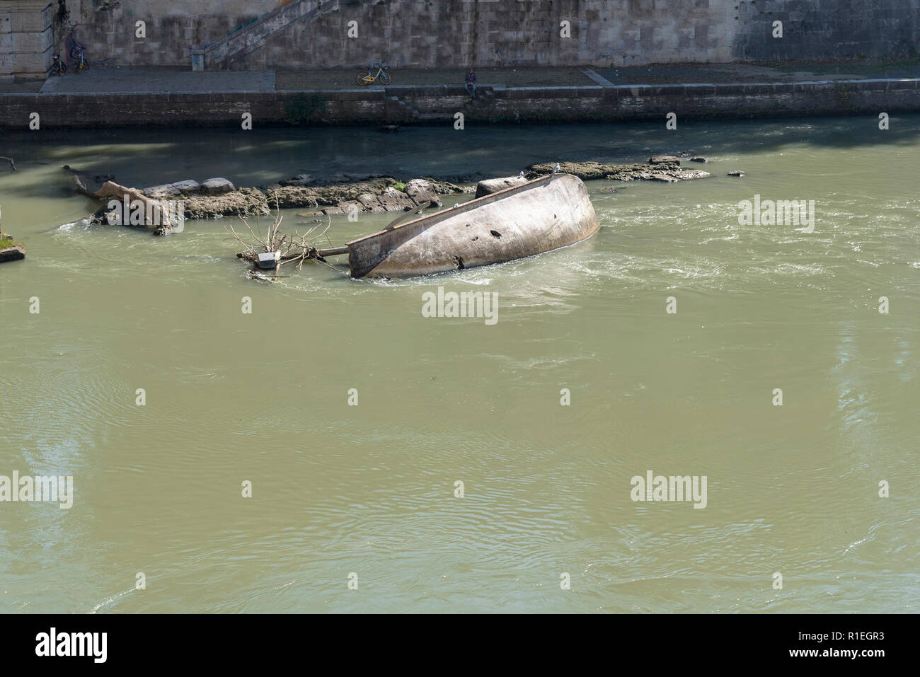 Inverted canoe hi-res stock photography and images - Alamy