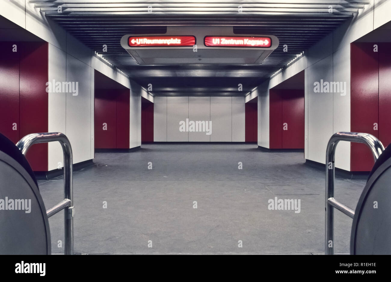 Wien, U-Bahn, Linie U1, Schwedenplatz - Vienna, Subway, Line U1 Stock ...