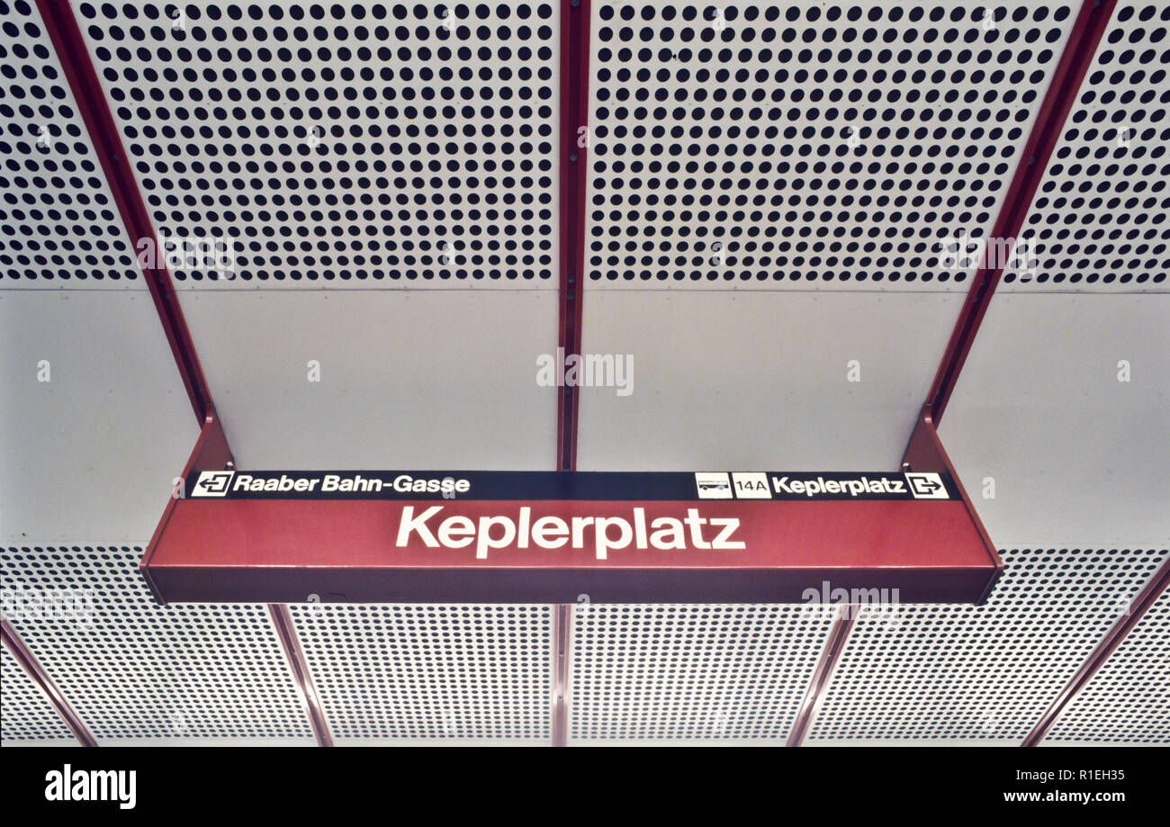 Wien, U-Bahn, Linie U1, Keplerplatz - Vienna, Subway, Line U1 Stock ...