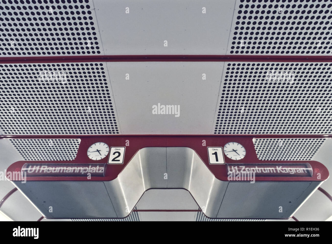 Wien, U-Bahn, Linie U1, Keplerplatz - Vienna, Subway, Line U1 Stock ...