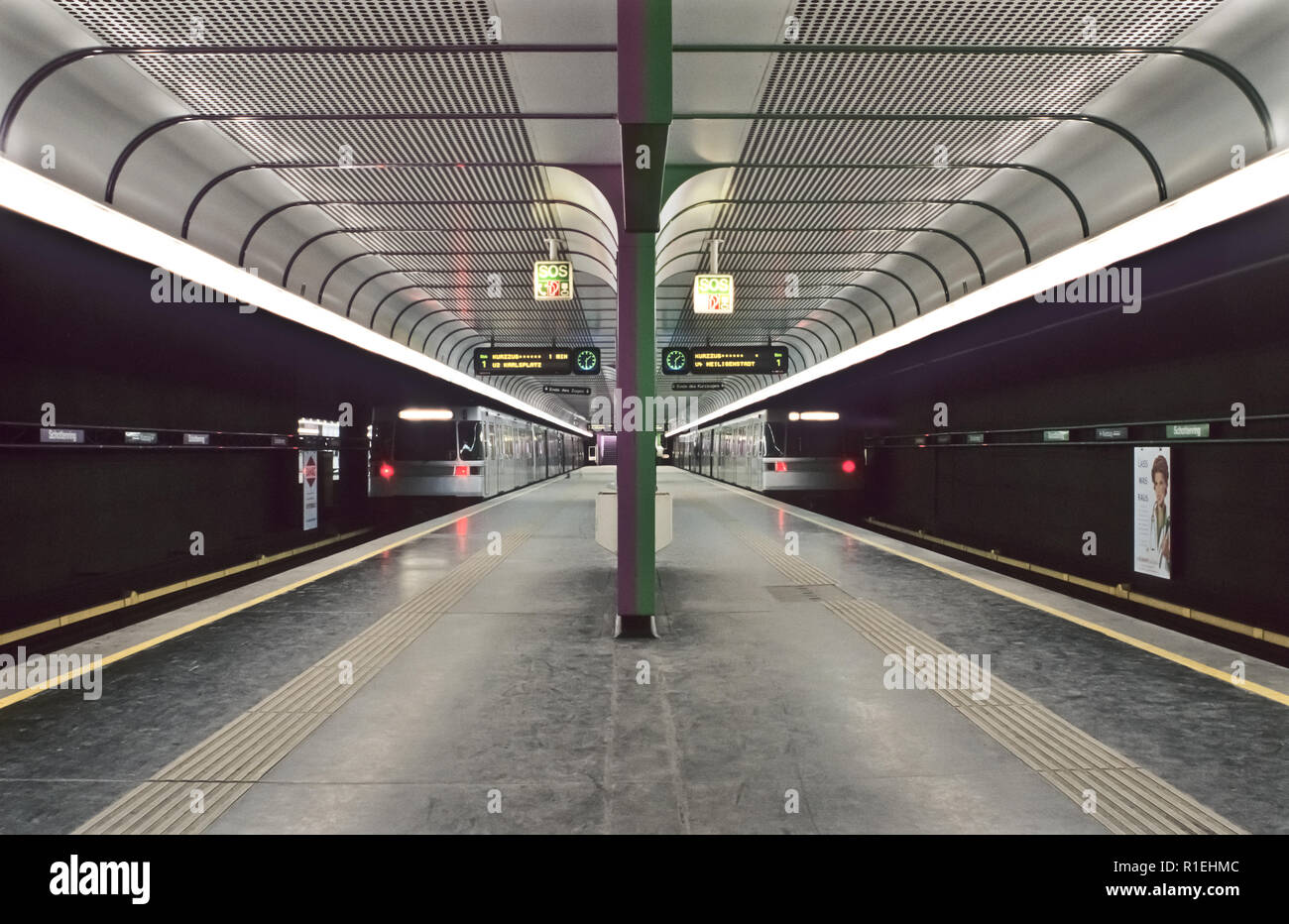 Wien, U-Bahn-Station Schottenring vor dem Umbau - Vienna, Subway ...