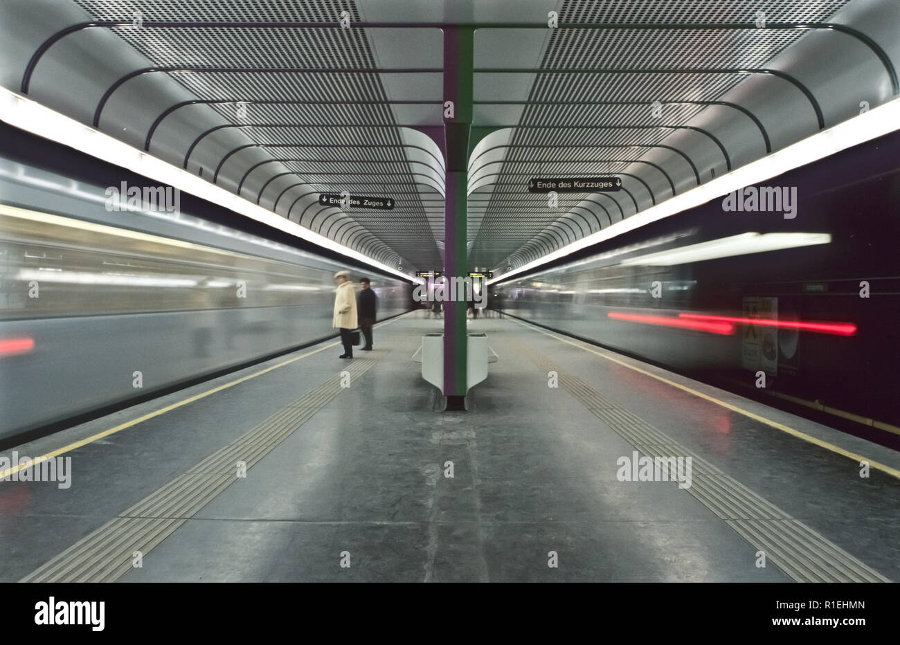 Wien, U-Bahn-Station Schottenring vor dem Umbau - Vienna, Subway ...