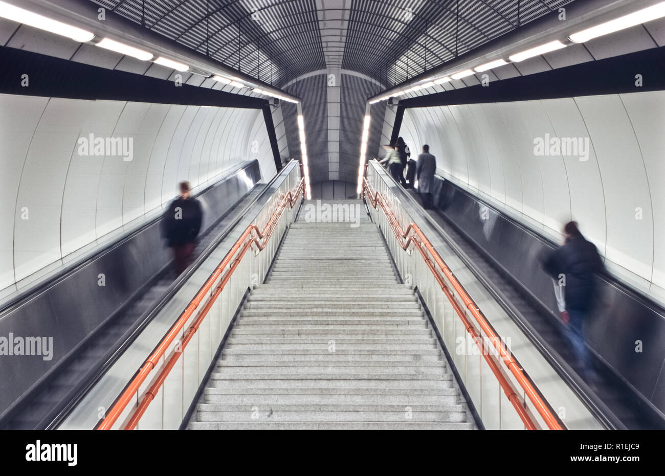 Wien, U-Bahn, U3 Station Westbahnhof - Vienna, Subway Line U3 ...