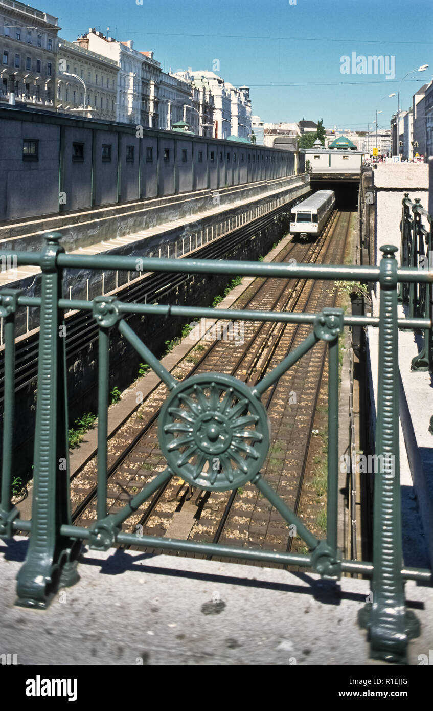 Wien, U-Bahn-Linie U4 - Vienna, Subway Line U4 Stock Photo - Alamy