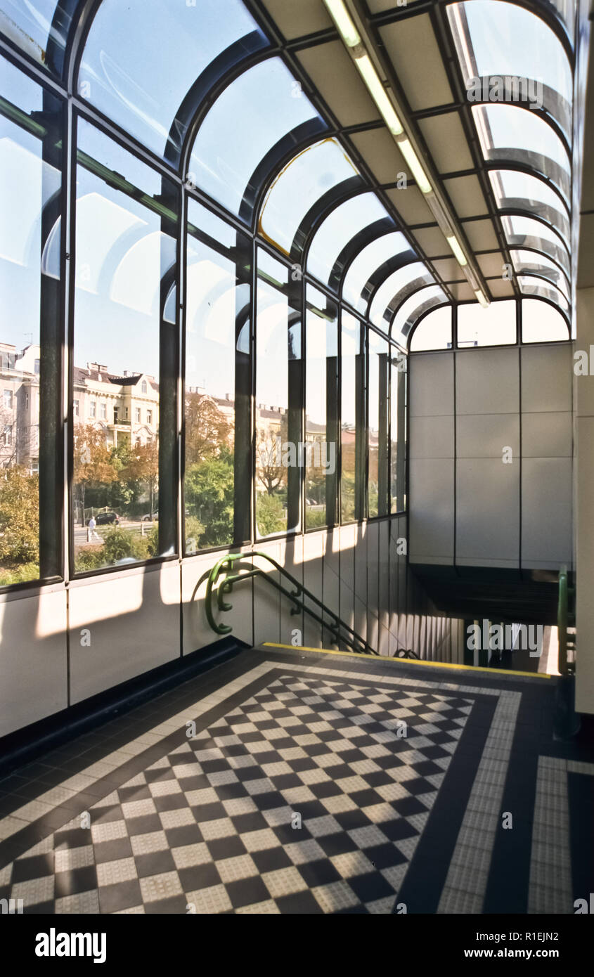 Wien, U-Bahn-Linie U4 - Vienna, Subway Line U4 Stock Photo - Alamy