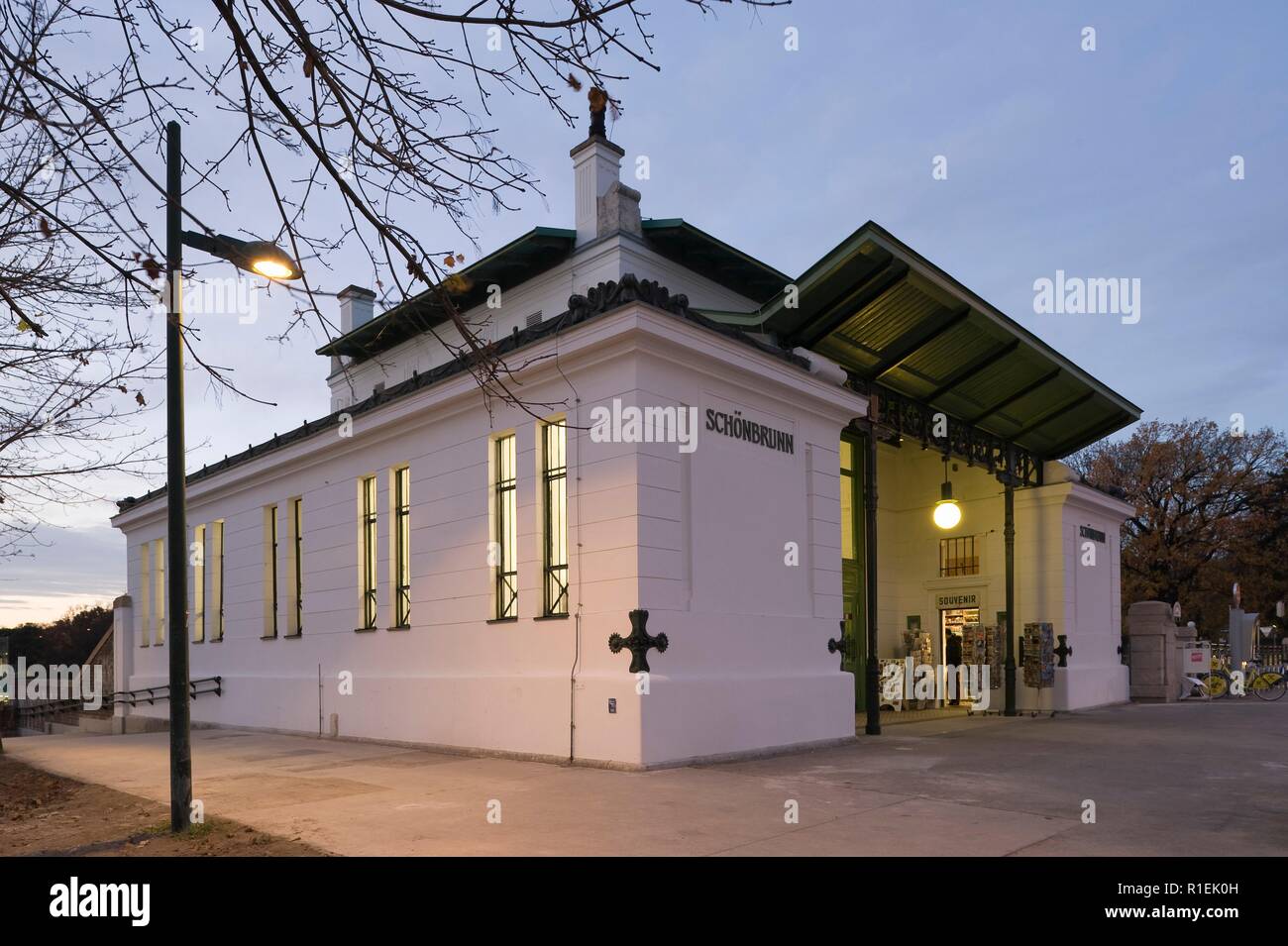 Wien, Stadtbahnstation Schönbrunn von Otto Wagner - Vienna, Stadtbahn ...