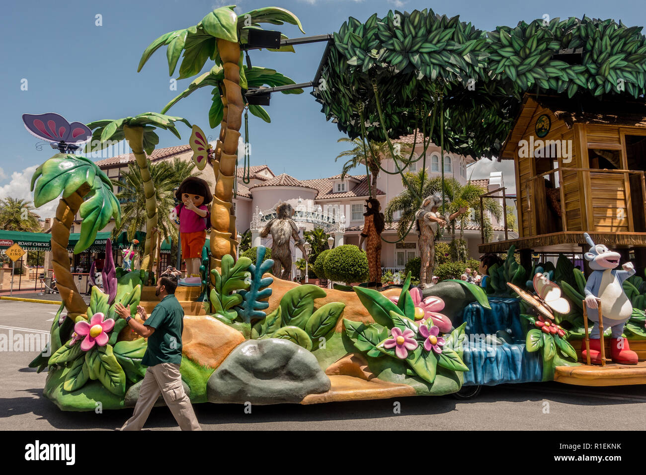 Dora the explorer float hi-res stock photography and images - Alamy